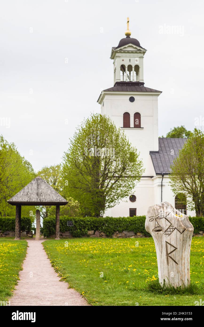 Sweden, Lake Vattern Area, Rok, Rokstenen, Sweden's most famous rune ...