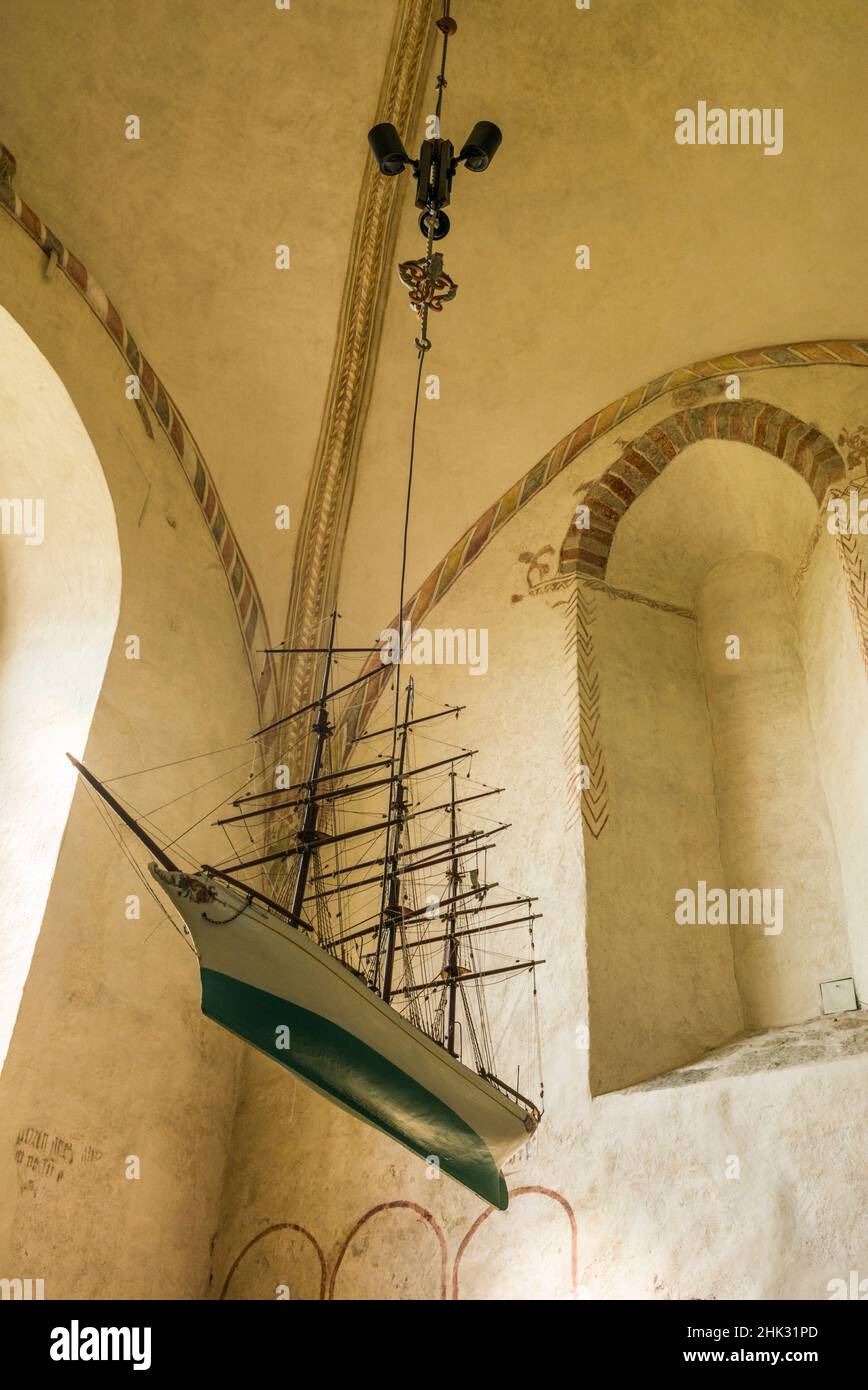 Model editorial hi-res stock photography and images - Alamy