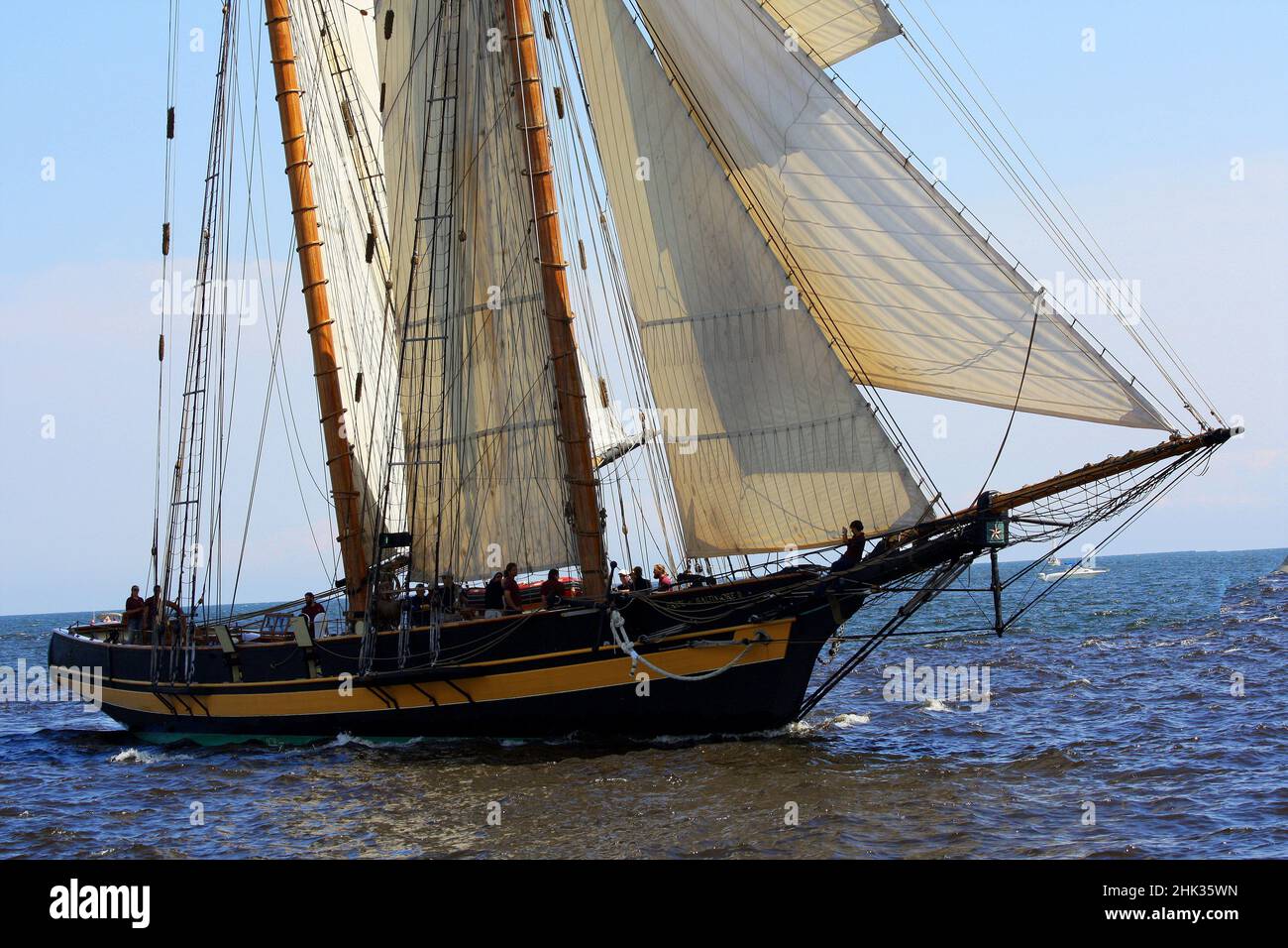 Sailboat coming into marina hi-res stock photography and images - Alamy