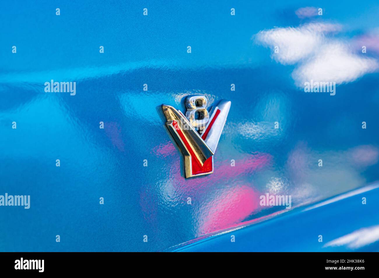 V8 symbol on hi-res stock photography and images - Alamy