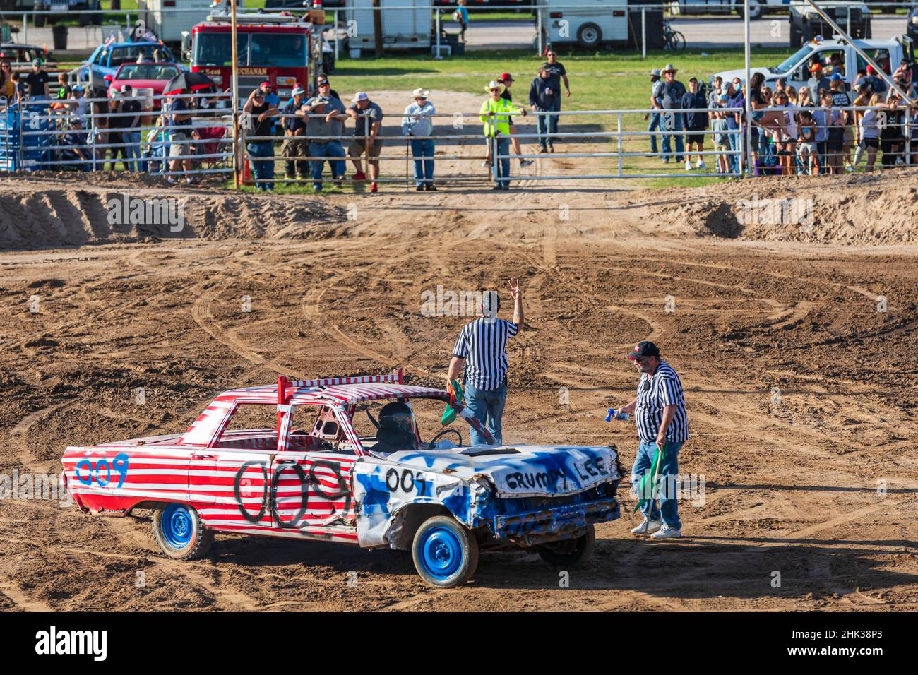Burnet, Texas, USA. Competitors in the county fair demolition derby in ...