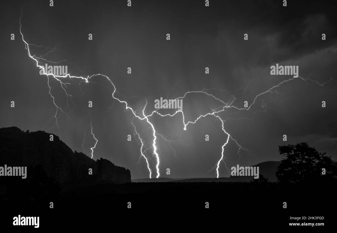 Lightning bolt Black and White Stock Photos & Images - Alamy