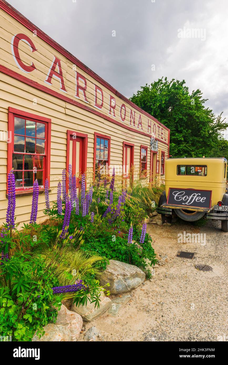 The Cardrona Hotel and antique car, Cardrona, Central Otago, South ...