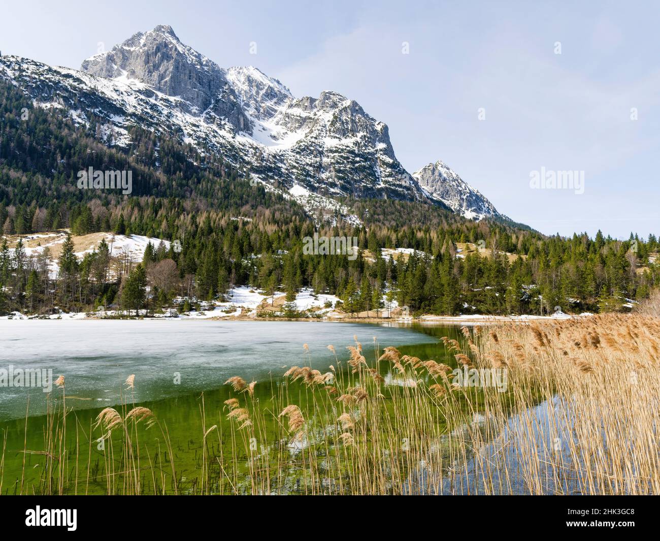 Lake Ferchensee near Mittenwald, Wetterstein mountain range in the ...