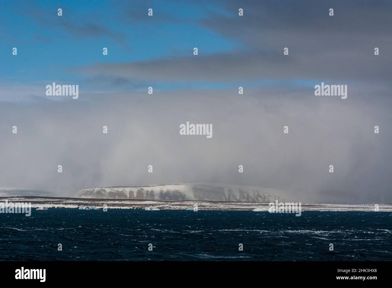 Norway svalbard nordaustlandet arctic hi-res stock photography and ...