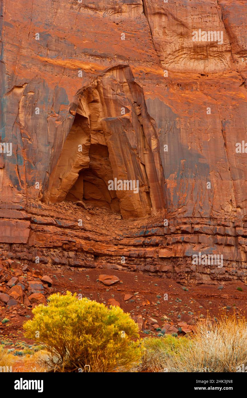 USA, Arizona-Utah border. Monument Valley, Mesa cave Stock Photo - Alamy
