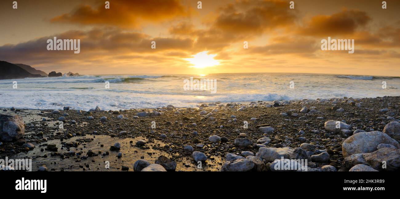 Rockaway Beach Sunset, Pacifica, California, USA Stock Photo - Alamy