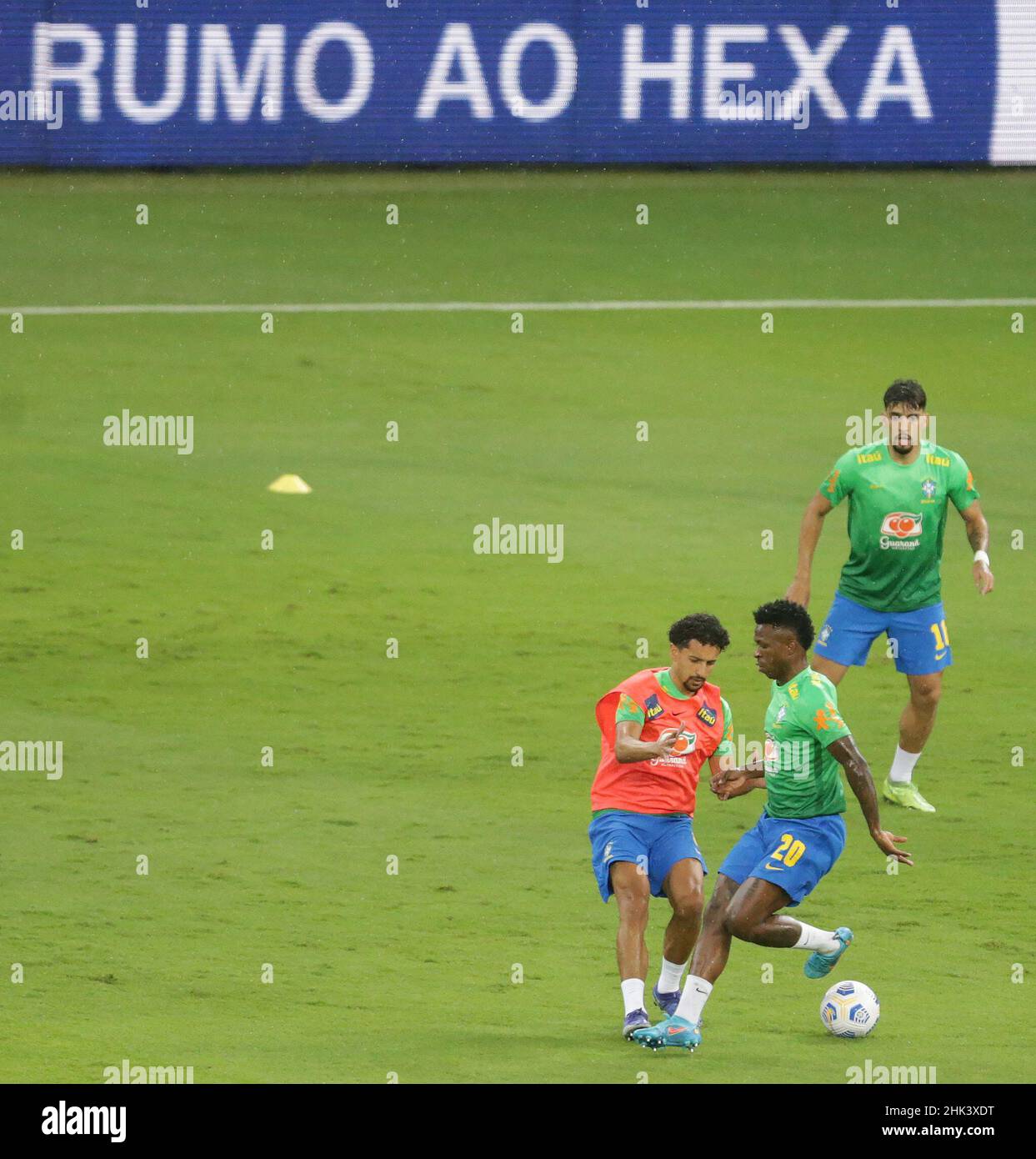 Marquinhos, Vinícius Jr. e Lucas Paquetá do Brasil, momentos antes da ...