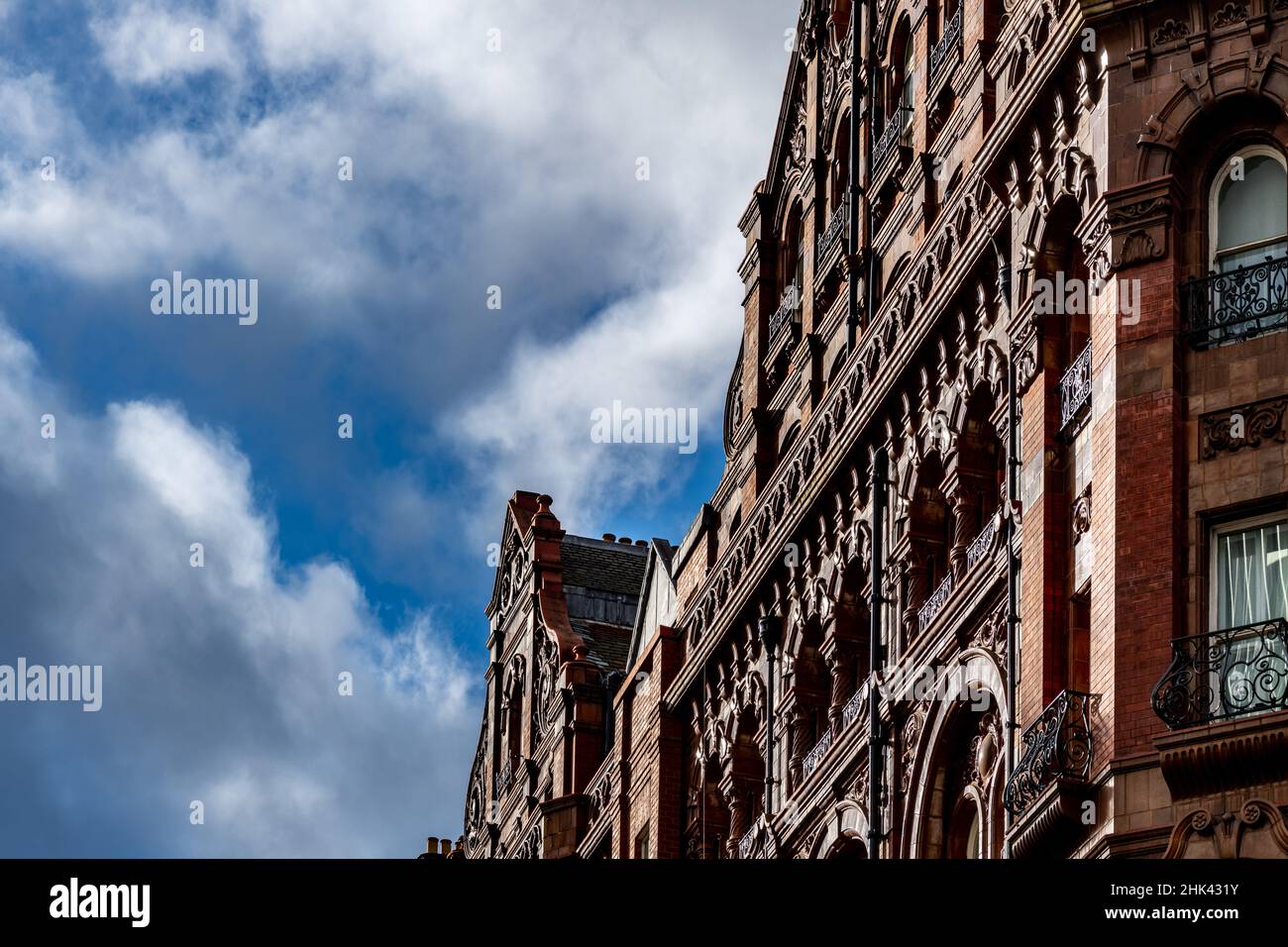Manchester architecture exterior hi-res stock photography and images ...