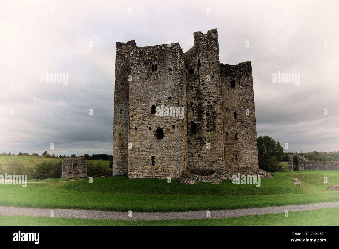 Irland burgruine hi-res stock photography and images - Alamy