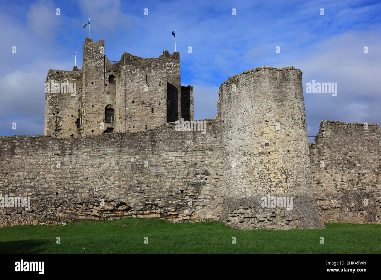 Irische mittelalterliche architektur hi-res stock photography and ...