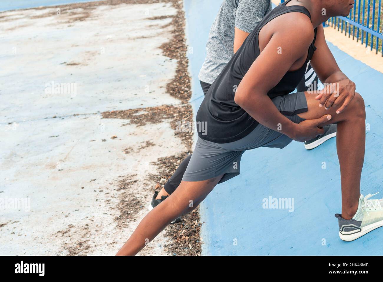 Men keeping fit hi-res stock photography and images - Alamy