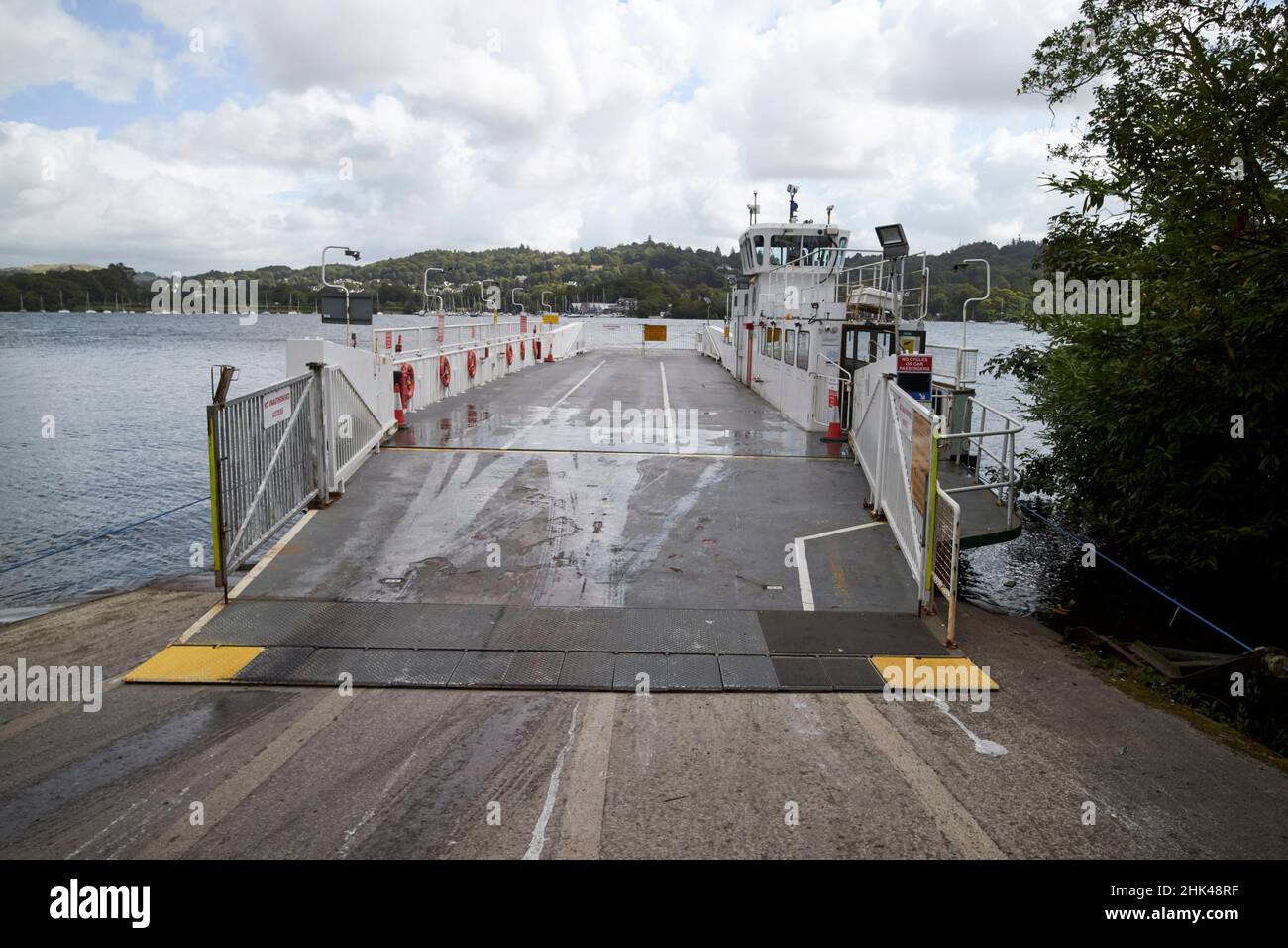 empty ferry at windermere ferry terminal at far sawrey looking across ...