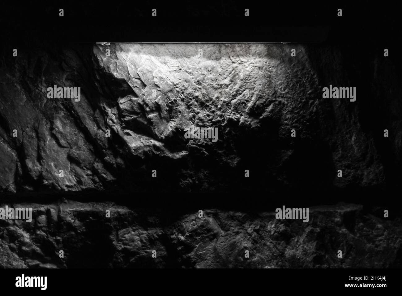 Black cave wall hi-res stock photography and images - Alamy