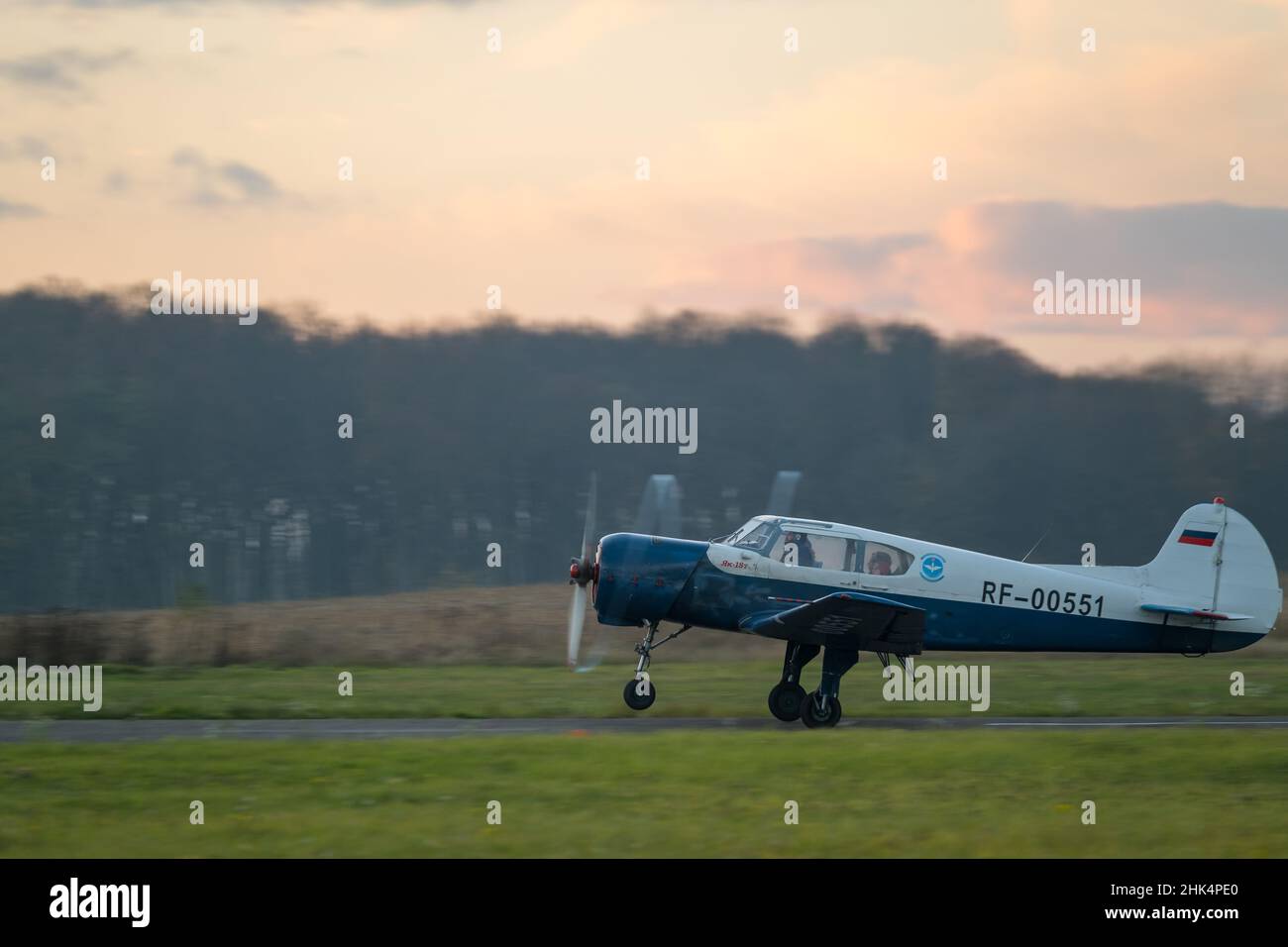 Single engine aircraft taking off from aerodrome Stock Photo - Alamy