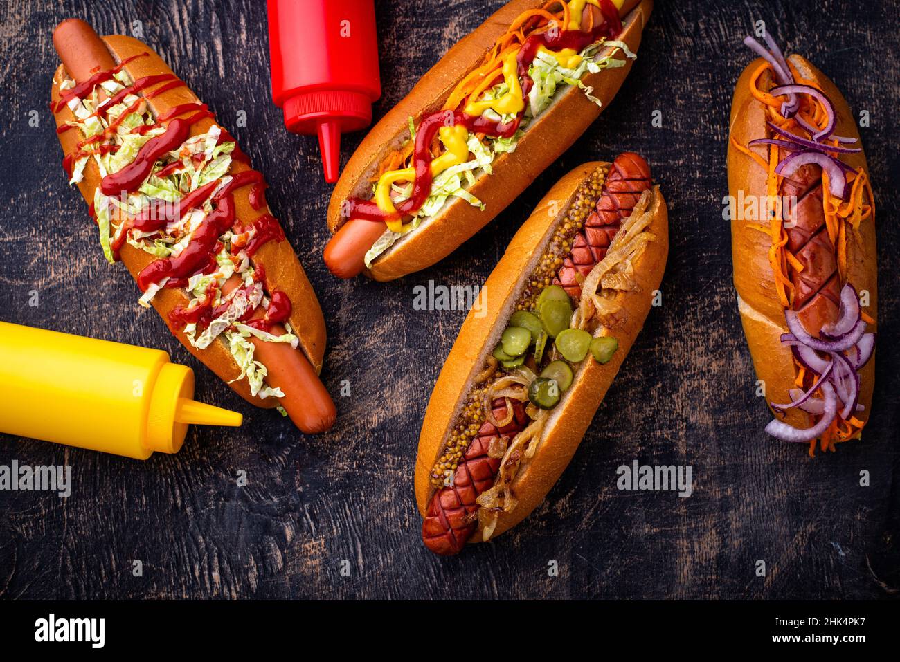 Hot dog with sausages. Traditional American fast food Stock Photo - Alamy