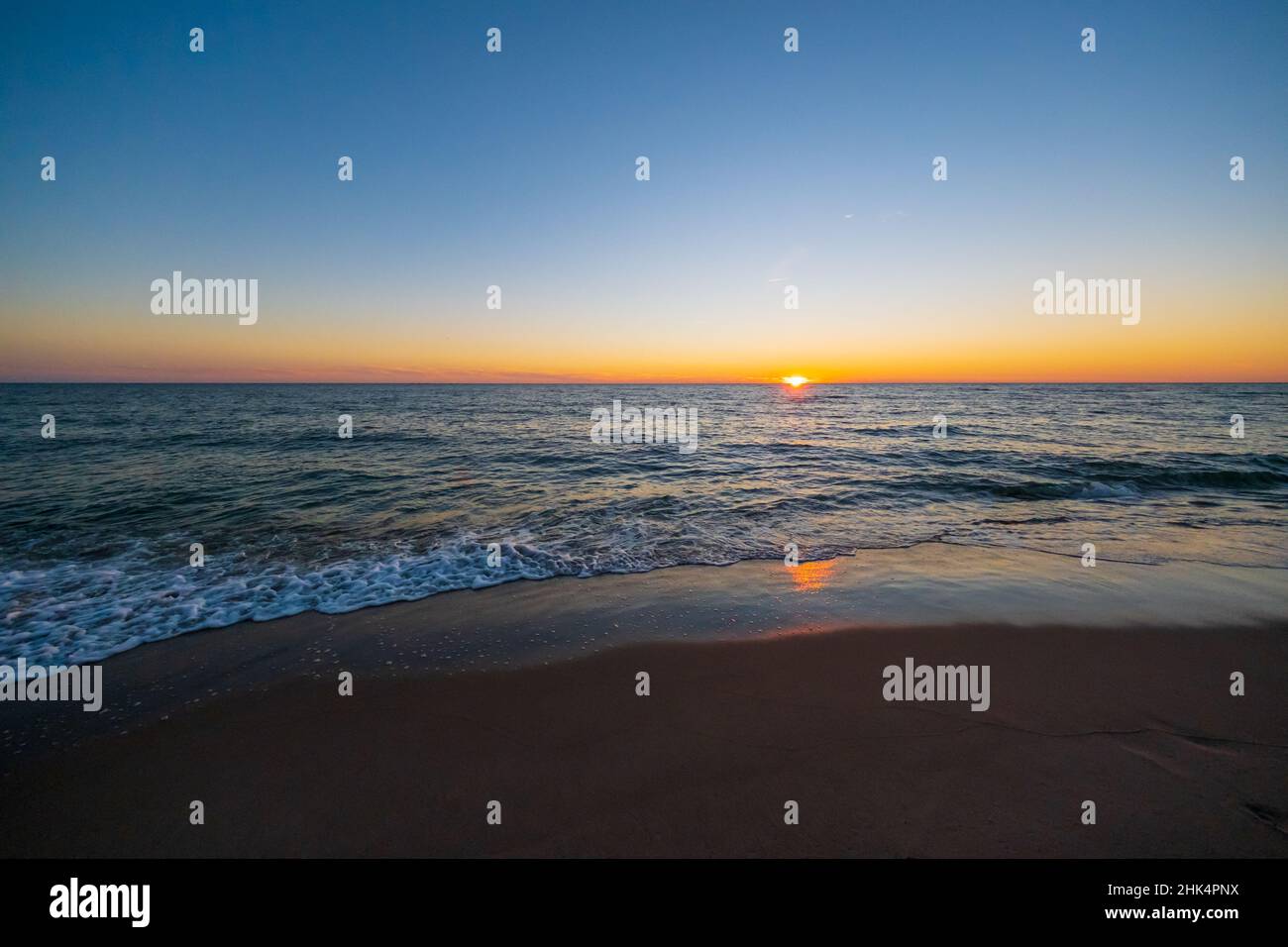 Amazing sunset on sea hi-res stock photography and images - Alamy