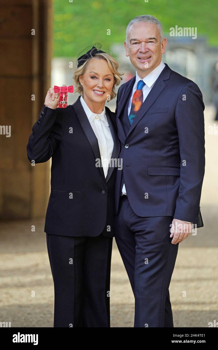 Sally dynevor and tim hi-res stock photography and images - Alamy