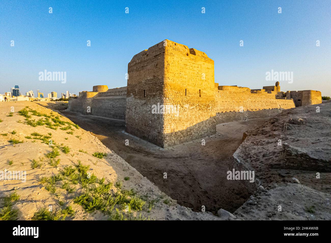 Qal'at al-Bahrain (Bahrain Fort), UNESCO World Heritage Site, Kingdom ...