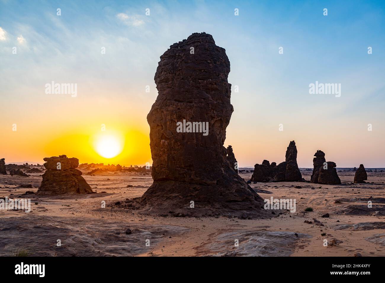 Saudi desert sunset hi-res stock photography and images - Alamy