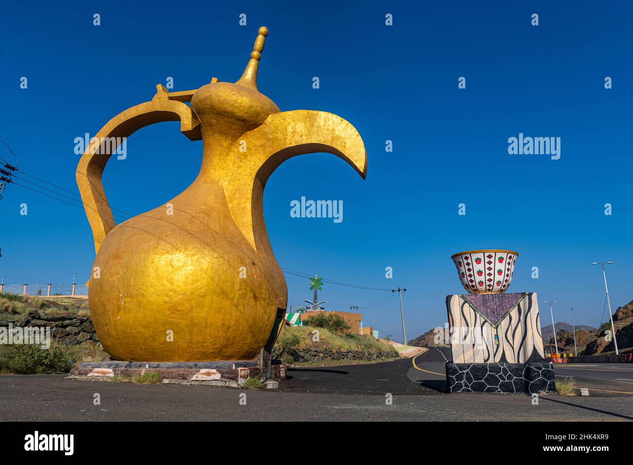 Saudi arabia tea hi-res stock photography and images - Alamy