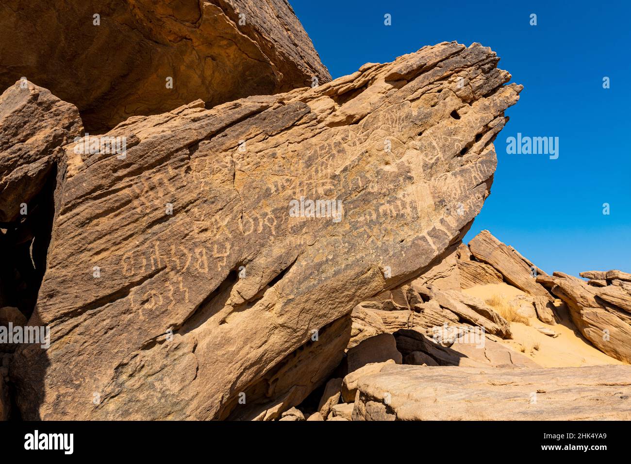 Rock carvings, Bir Hima Rock Petroglyphs and Inscriptions, UNESCO World ...