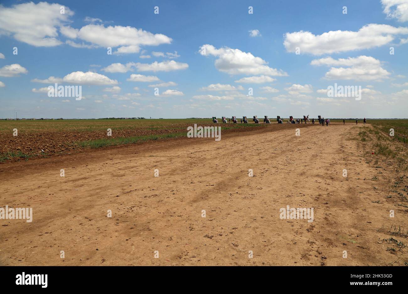 Walking to Cadillac Ranch, Texas Stock Photo - Alamy