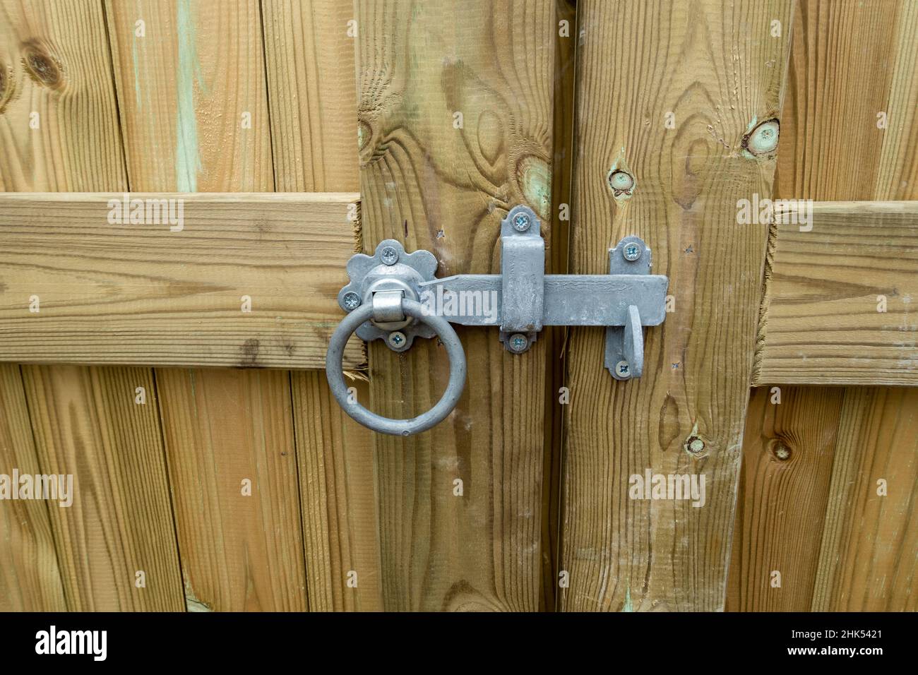 Gate latch hi-res stock photography and images - Alamy
