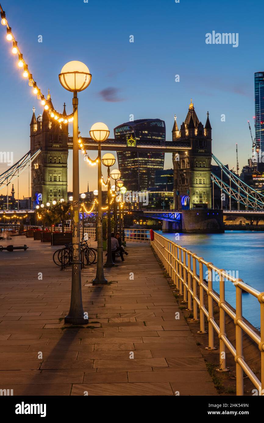 Shad thames hi-res stock photography and images - Alamy
