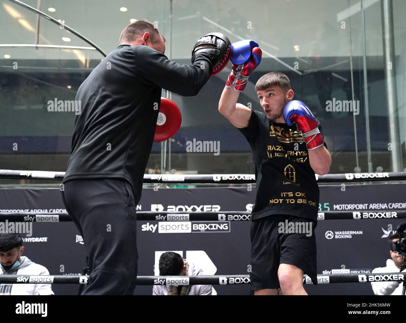 Rhys Edwards (right) and Gary Lockett during a public workout at the ...