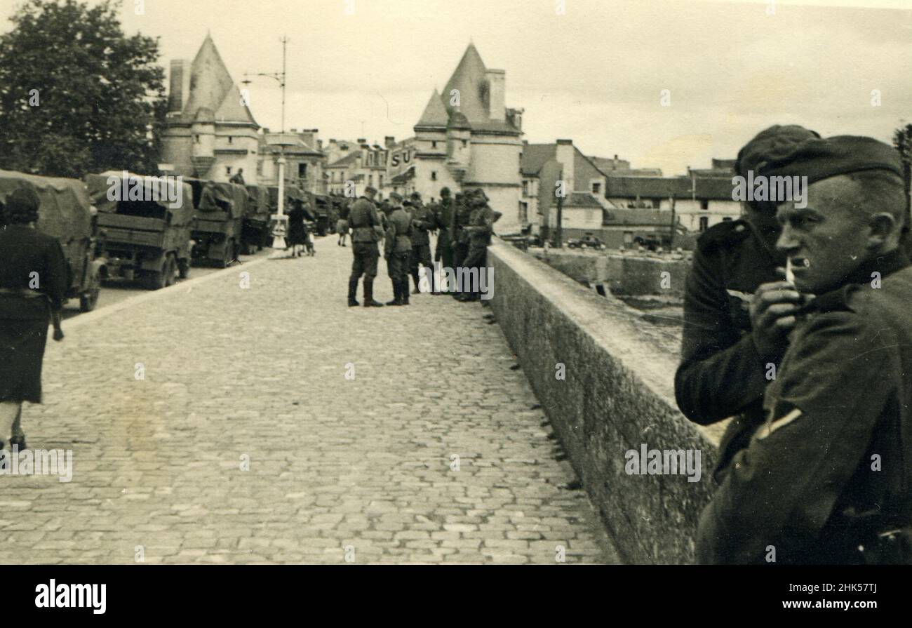 WWII WW2 german soldiers invades France - 21 june 1940, Chatellerault ...