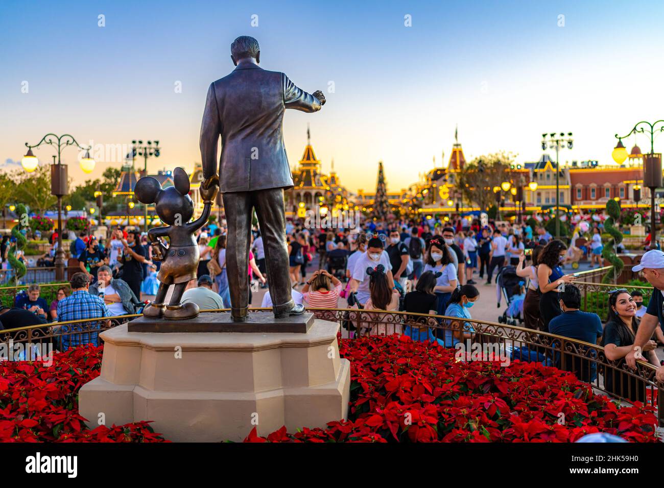 look and see all the people Stock Photo - Alamy