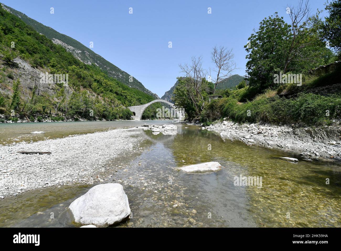 Greece, Plaka Bridge over the Arachthos River the largest single-arched ...