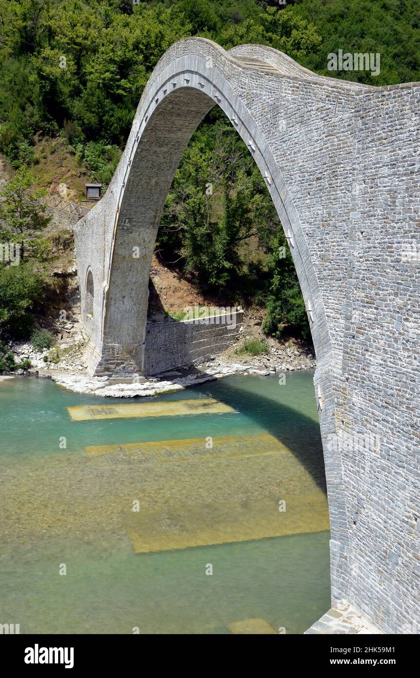 Greece, Plaka Bridge over the Arachthos River the largest single-arched ...
