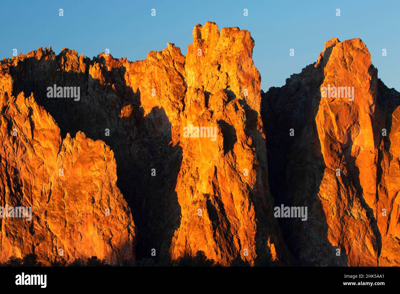 Smith Rocks from Rim Rock Trail, Smith Rock State Park, Oregon Stock ...