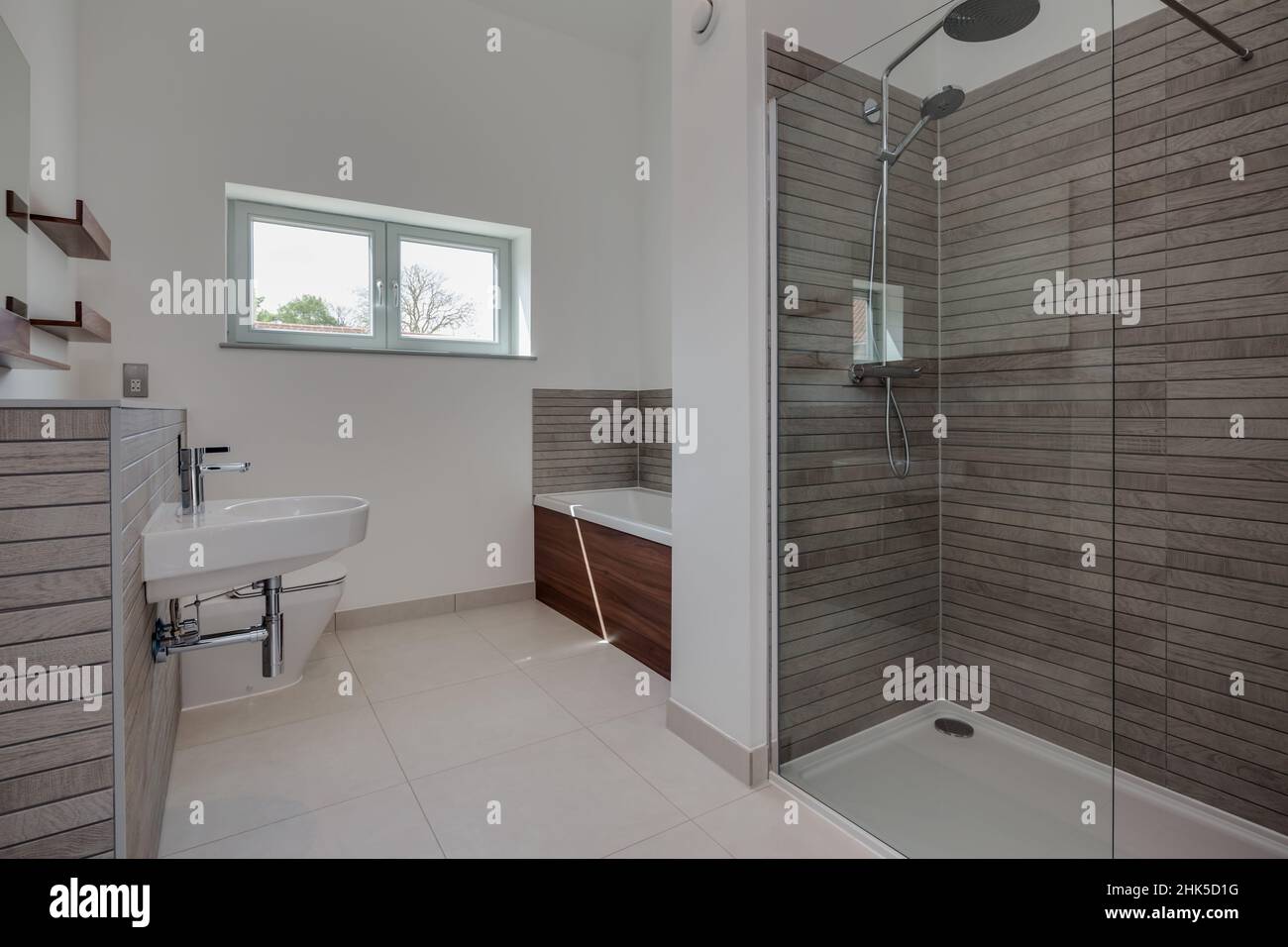 Empty shower room hi-res stock photography and images - Alamy