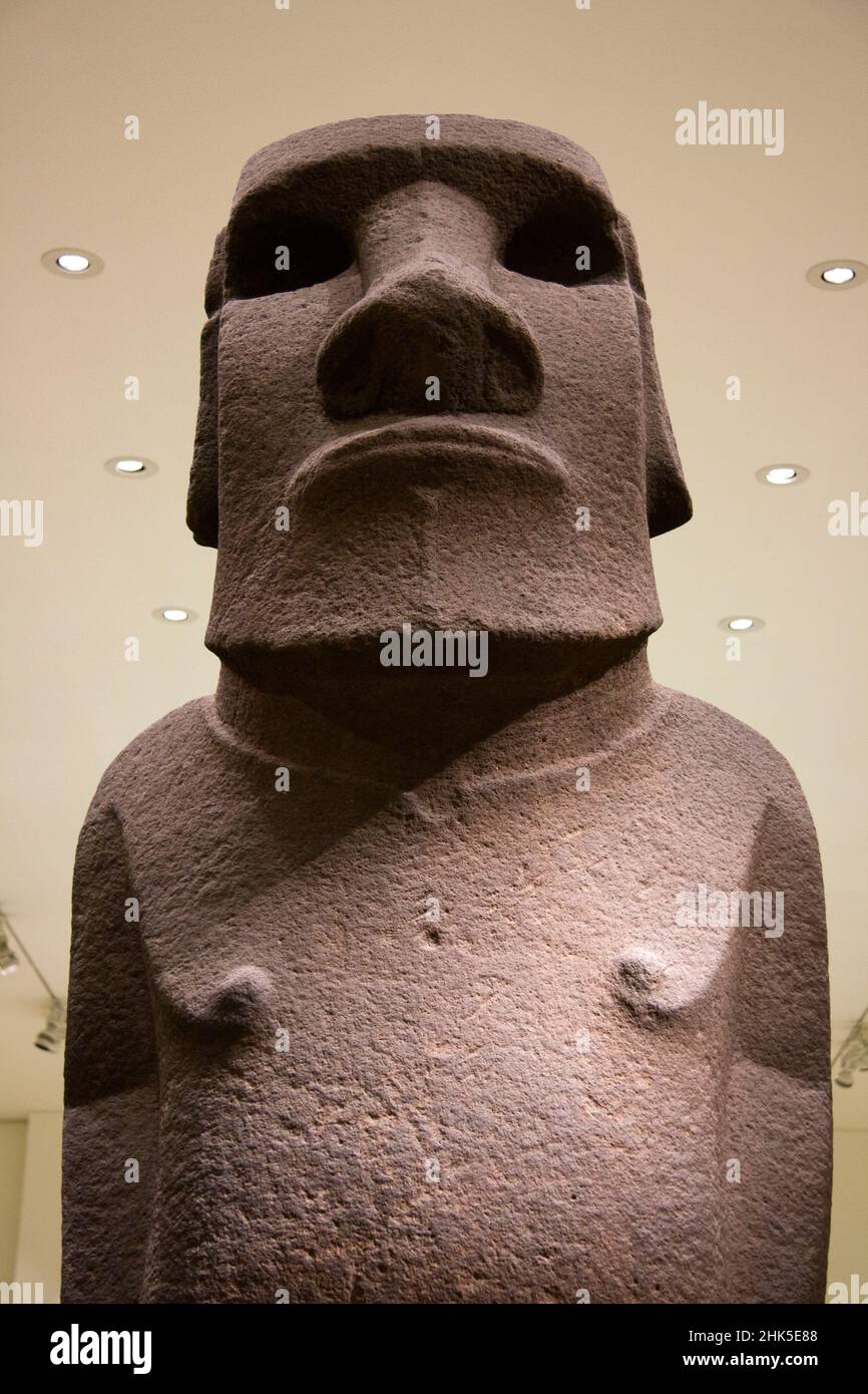 Moai statue and british museum hi-res stock photography and images - Alamy