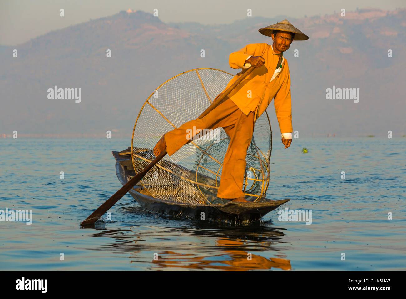 Intha leg rowing fishermen at Inle Lake, Myanmar (Burma), Asia in ...