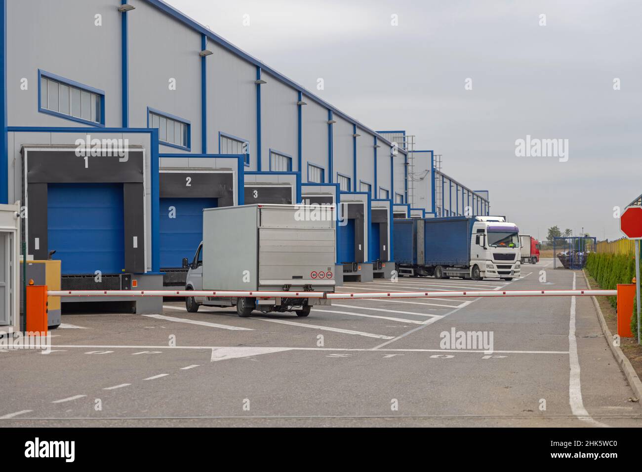 Fulfillment Warehouse Building Ramps Shipping Distribution ...