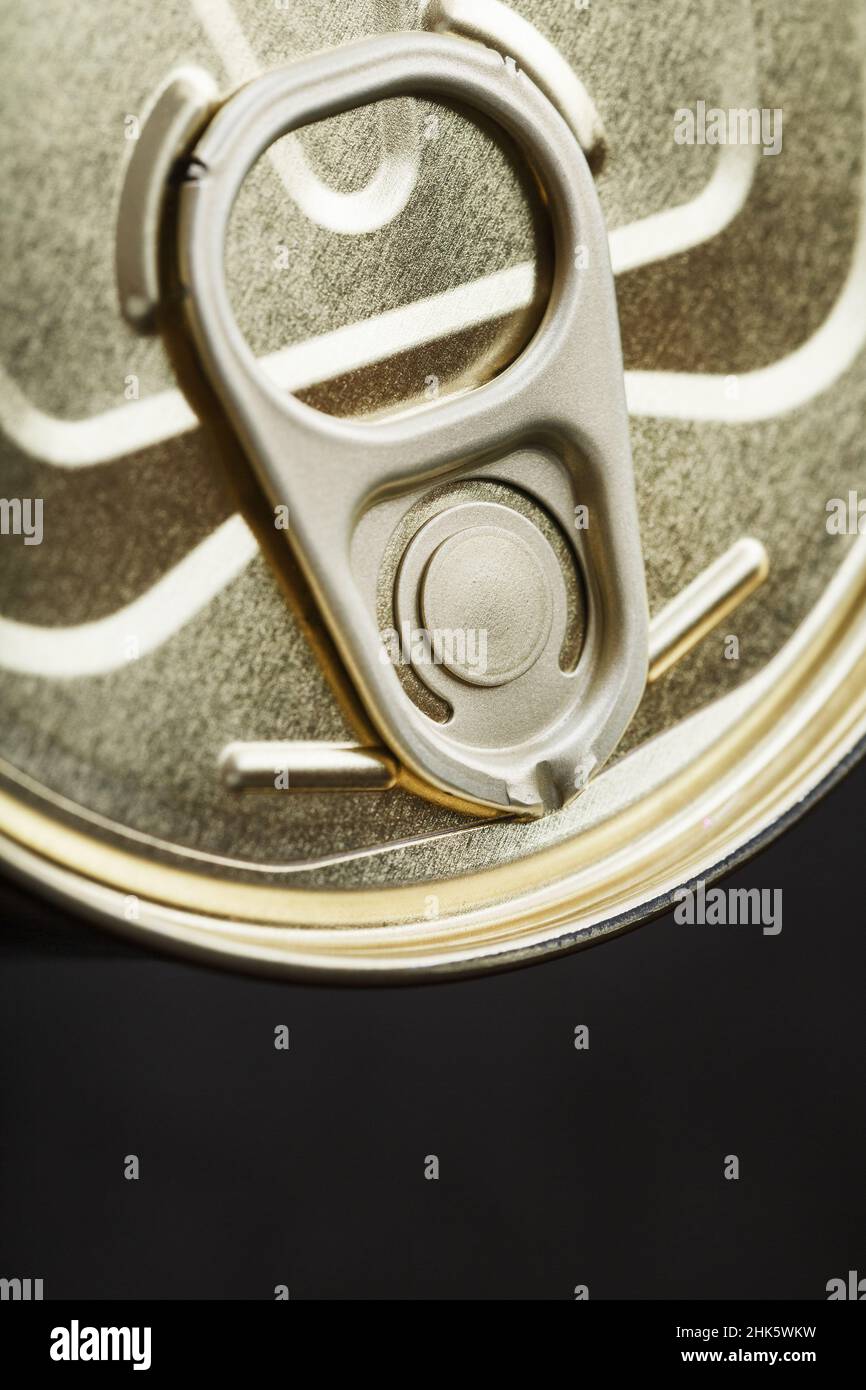 Silver soda can from top hi-res stock photography and images - Alamy