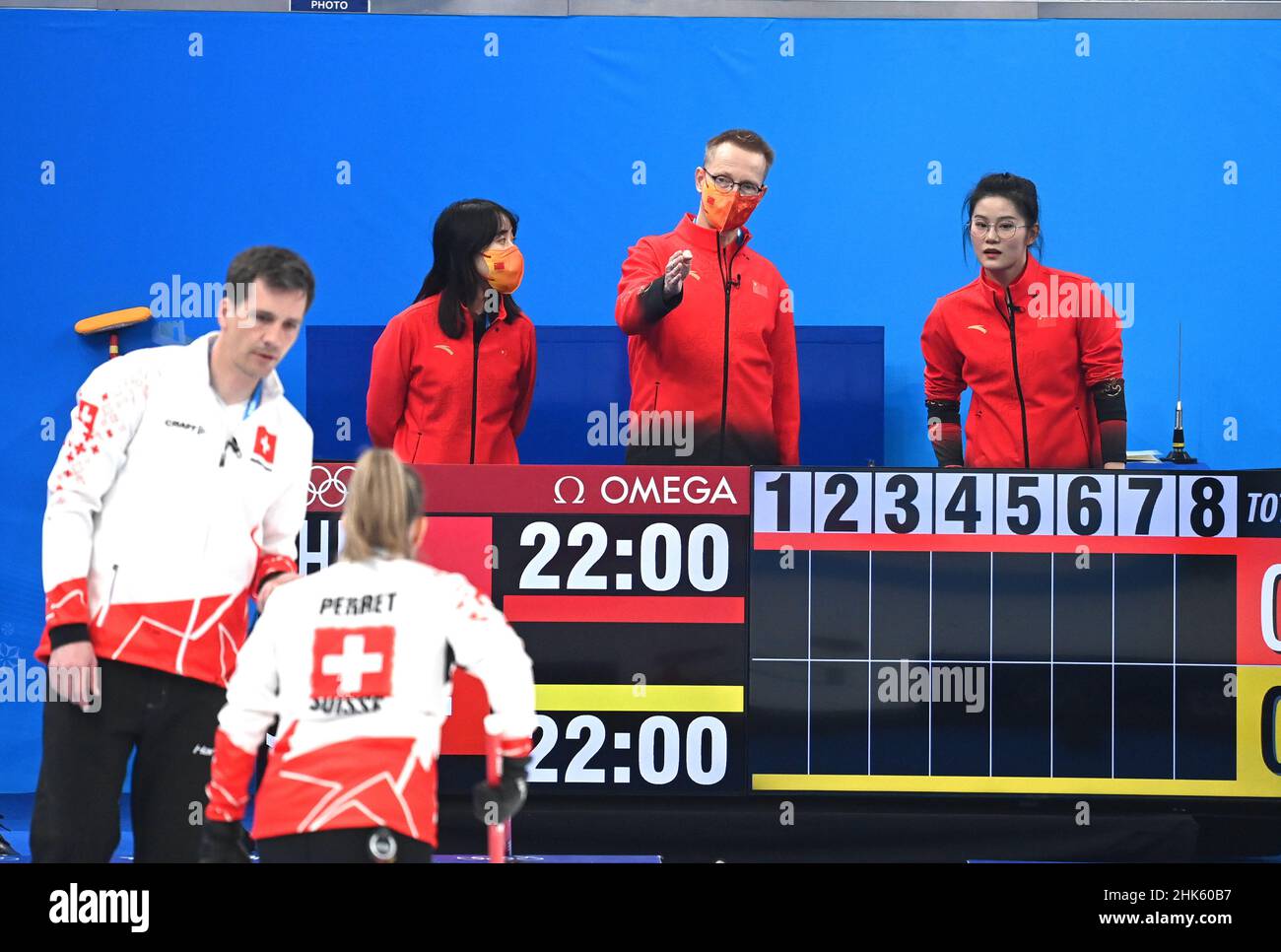 Beijing, China. 2nd Feb, 2022. Fan Suyuan (1st R) of China watches ...