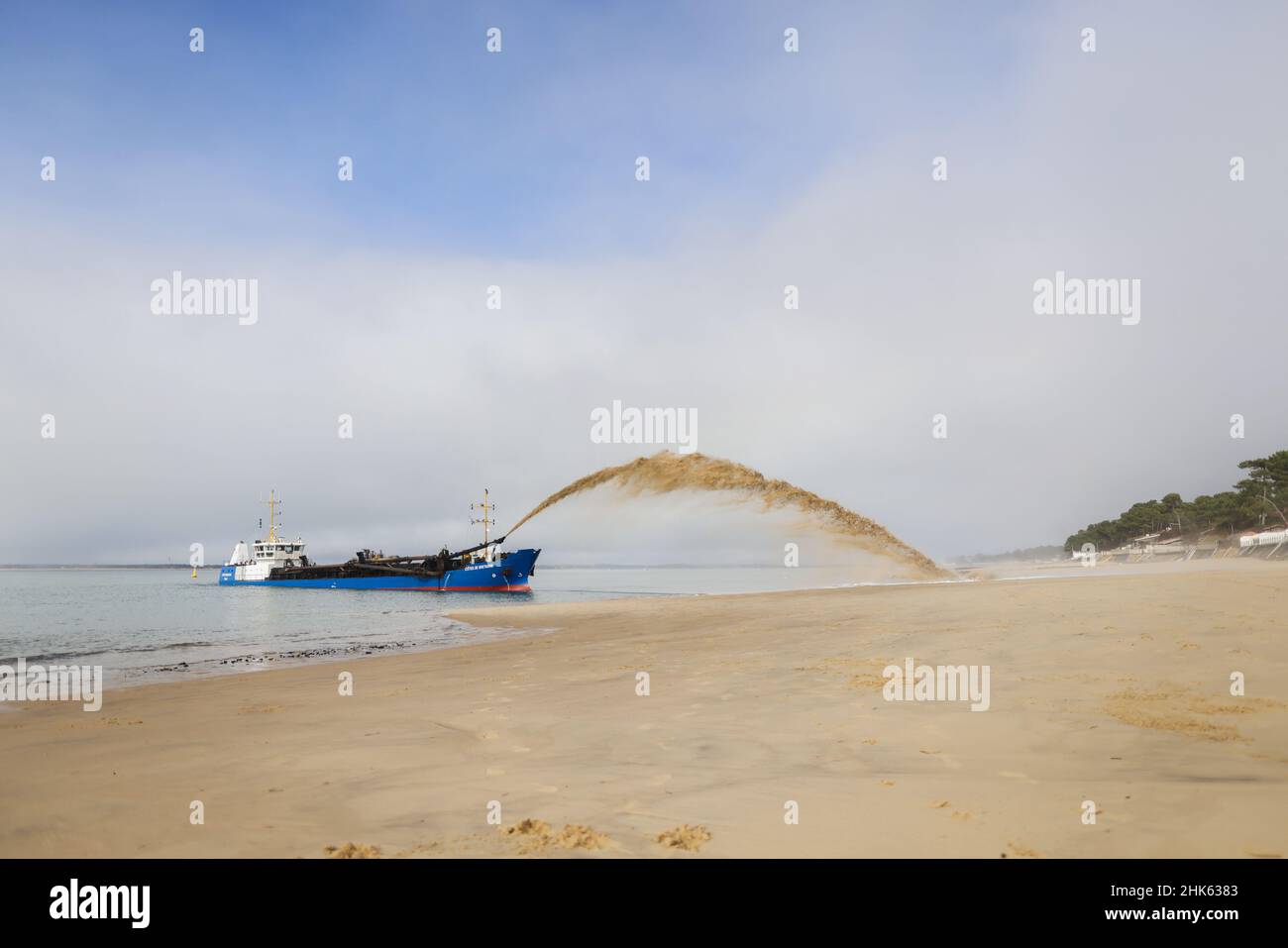 To fight against beach erosion and preserve the uses of the basin, the ...