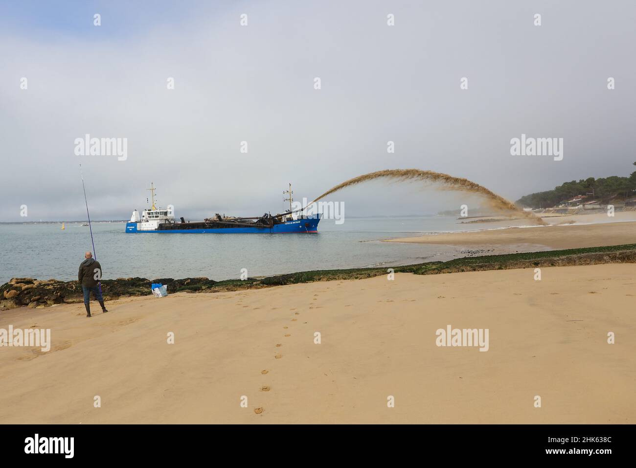 To fight against beach erosion and preserve the uses of the basin, the ...