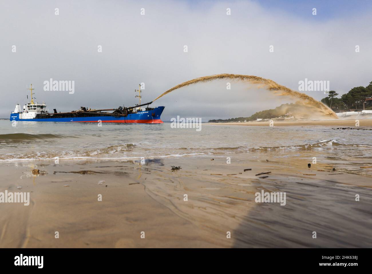 To fight against beach erosion and preserve the uses of the basin, the ...