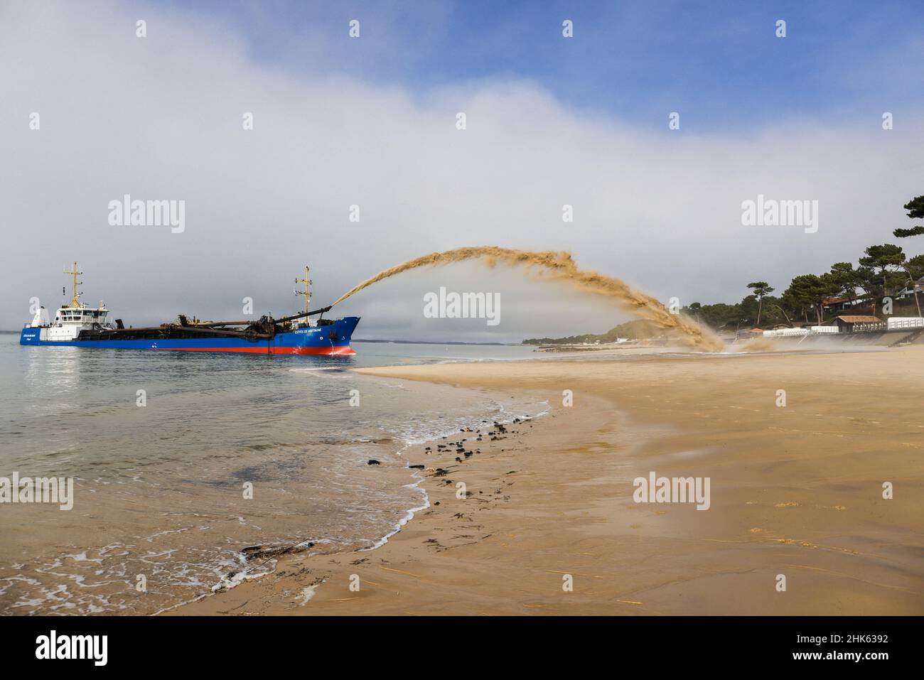 To fight against beach erosion and preserve the uses of the basin, the ...