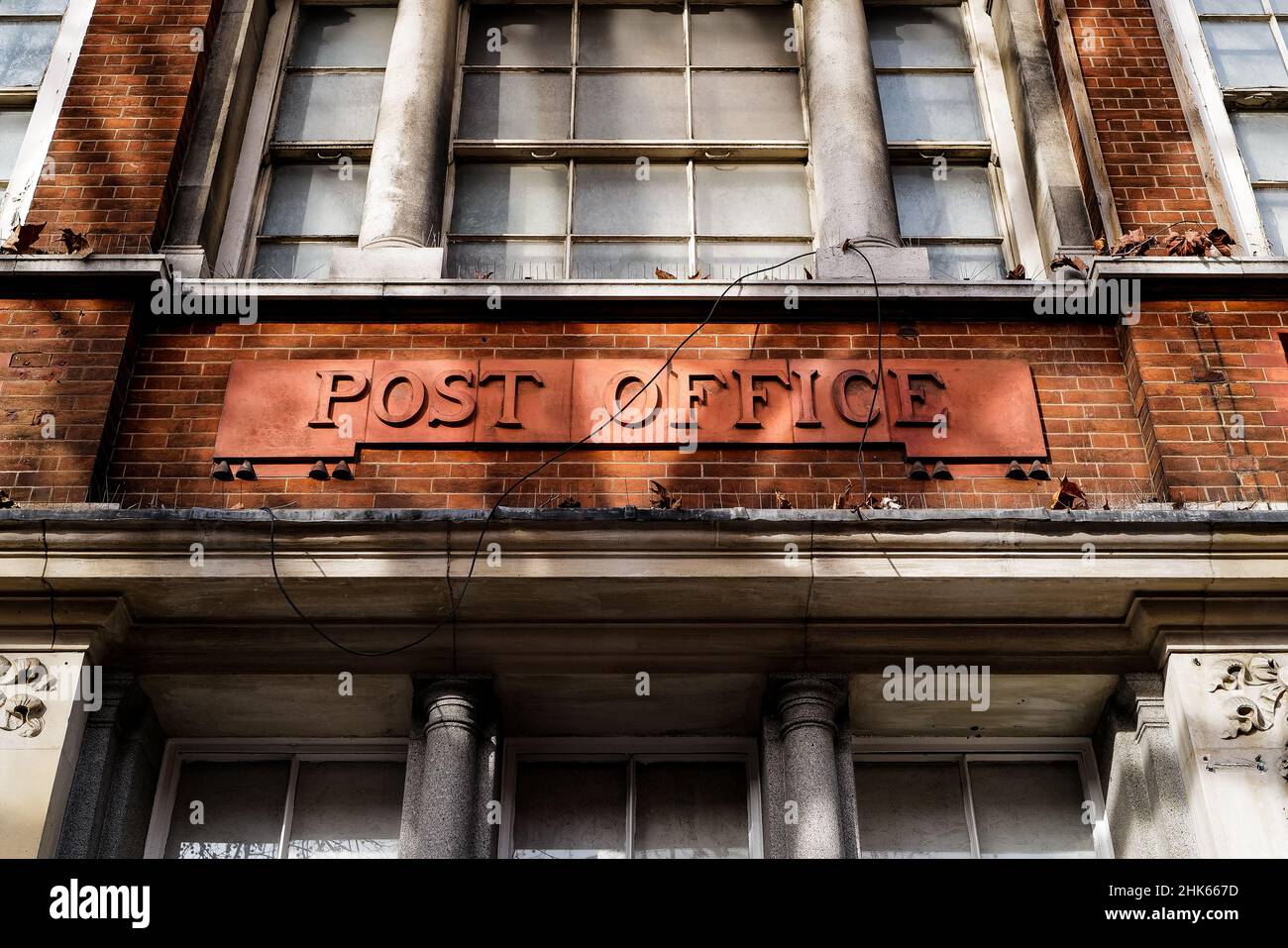 Disused post office sign hi-res stock photography and images - Alamy