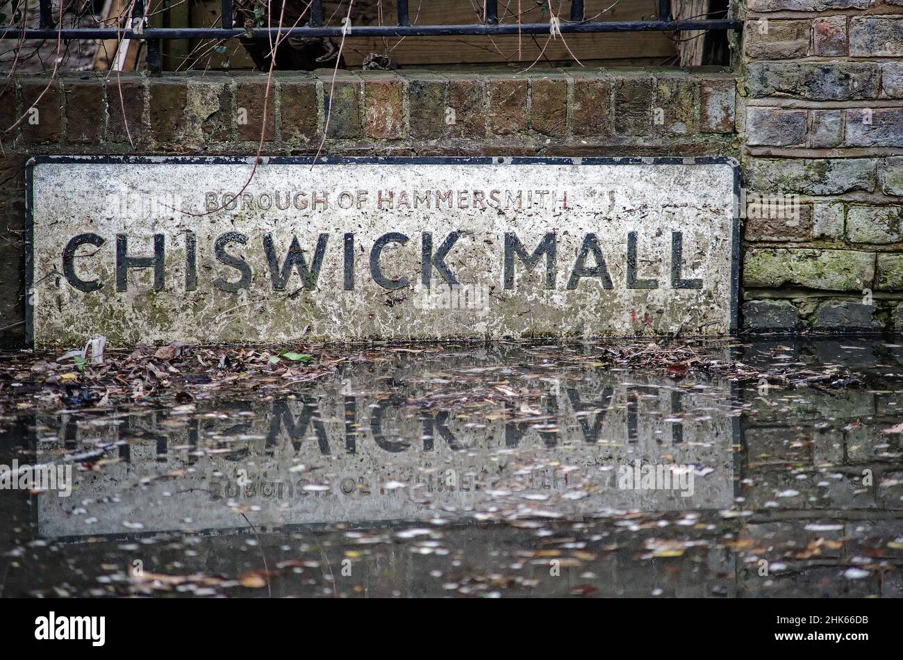 London, UK. 2nd Feb, 2022. High Tide at Chiswick Mall. Exceptionally ...