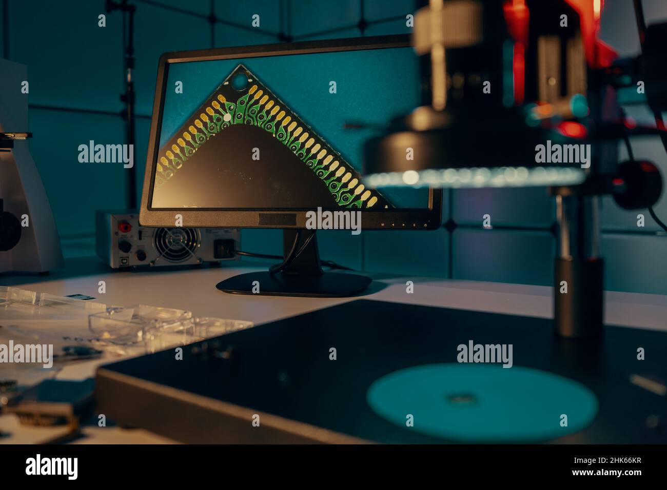 Optical frequency measurement hi-res stock photography and images - Alamy