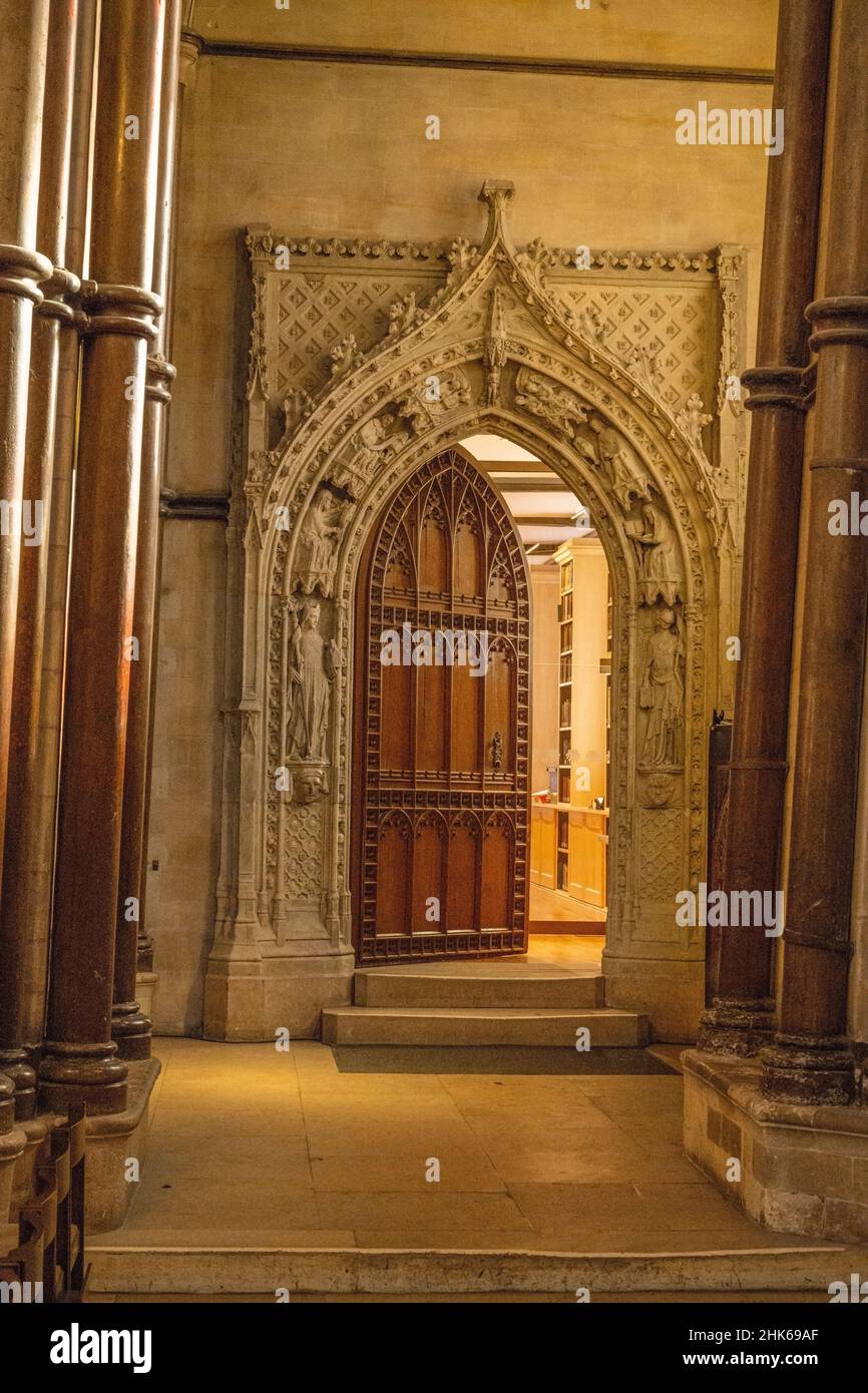Interior of rochester cathedral hi-res stock photography and images - Alamy