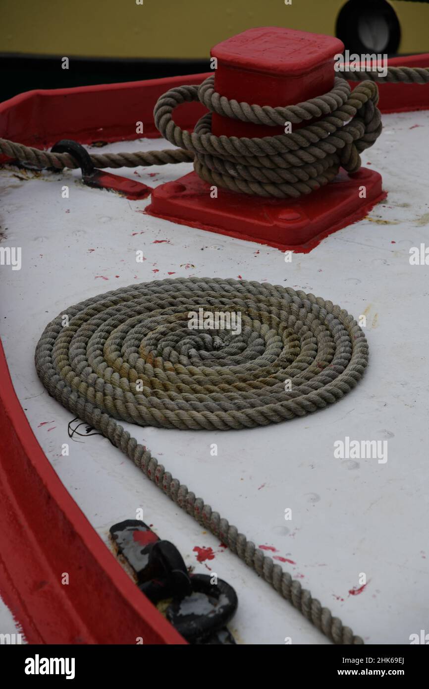 Ropes on a ship's deck Stock Photo - Alamy